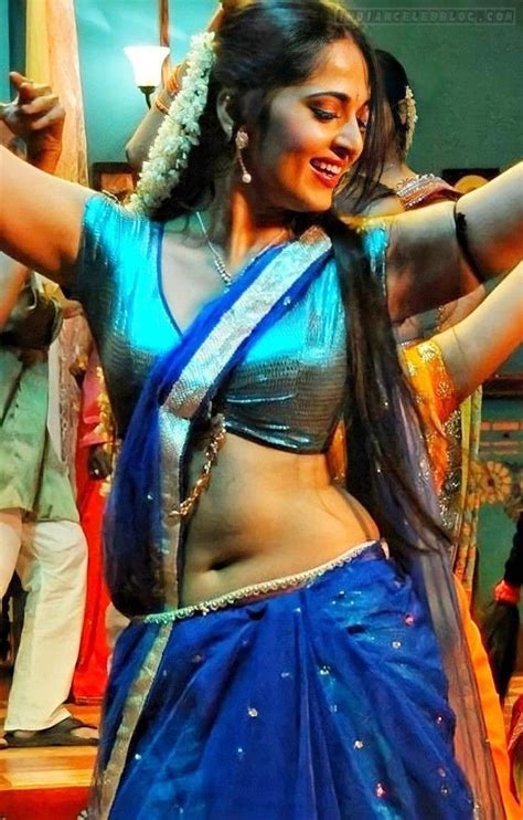 Anushka Shetty Hot Backless Saree Vedam Telugu Movie Hd Stills In 2024 Indian Actress Hot Pics