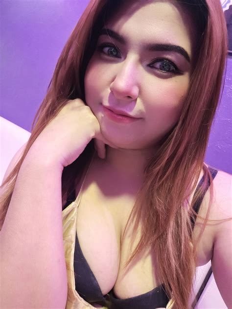 Is He Getting A Bit Bored Come Keep Wood Bar Bangkok