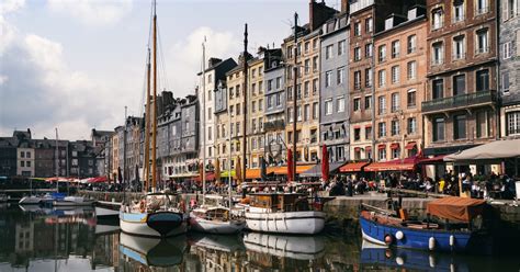 Honfleur La Encantadora Ciudad De Francia Con Mucha Historia Y Arte