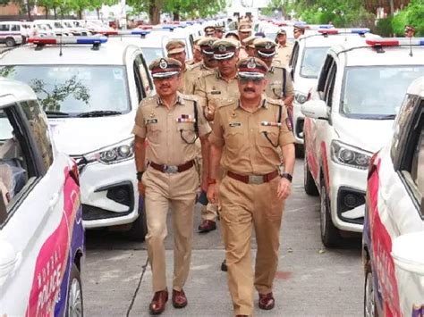 Mumbai Hotel Sex Racket Busted 17 Year Old Girl Arrested Navi Mumbai News मुंबई में 17 साल