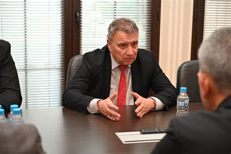 УНСС Създаване на Академия по електронно управление обсъдиха министър Георги Тодоров и