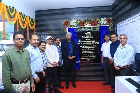Cmd Ntpc Inaugurates The 55 Kwp Grid Connected Roof Top Solar Plant At Ntpc Er Iihq Guest House