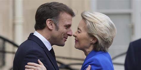 Макрон заявил о желании переориентировать на Францию заказчиков американских вооружений в Европе