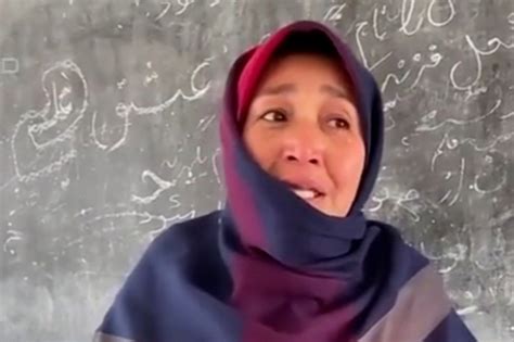 阿富汗女师生含泪发声女性教书上学都不是罪过 凤凰网视频 凤凰网