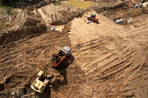 건설 현장에 콘크리트 우물 반지와 하수도 파이프를 배치 0명에 대한 스톡 사진 및 기타 이미지 0명 건설 산업 건설 현장 Istock