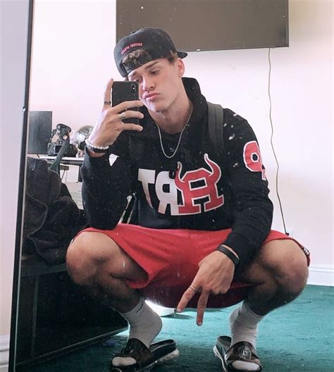 Noah Beck Senior Boy Poses Young Cute Boys Cute Gay Couples