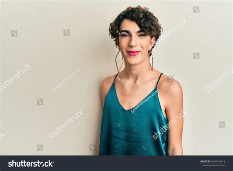 11320 Portrait Of A Transgender Woman 图片、库存照片和矢量图 Shutterstock