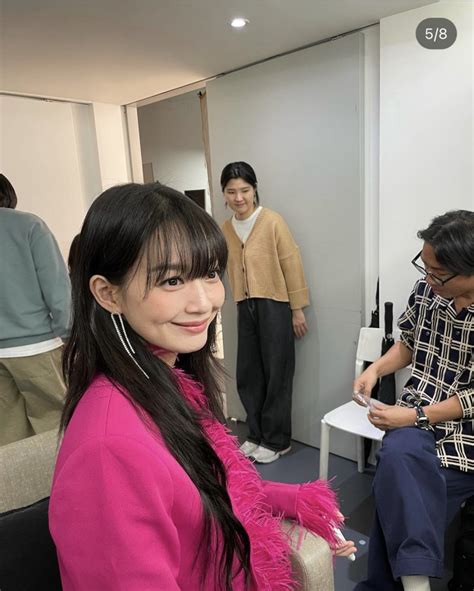 김우빈♥ 신민아 러블리 미소…스모키 화장도 깜찍 소화 [n샷] 헉스