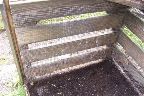 Roberts Flow Through Outdoor Vermicompost System