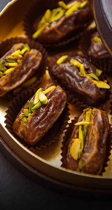 Stuffed Dates Al Foah