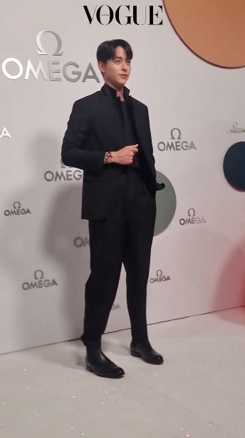 ‘เจมส์จิ เอ็ดดี้ เรดเมย์น โจวตงหยู กระทบไหล่ที่อีเวนต์หรูกรุงลอนดอน