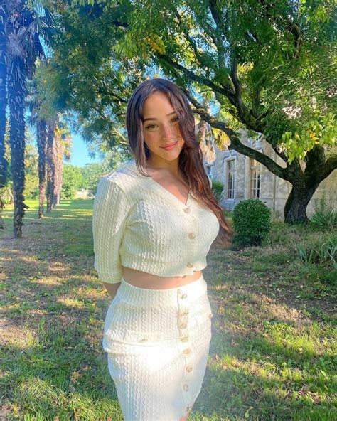 Jeanne Brem Inspiring Bio Age And Height Unveiled Elevate Your Models Biography Experience