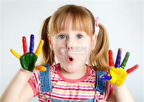 女孩玩得开心手高清图片下载 正版图片503217519 摄图网