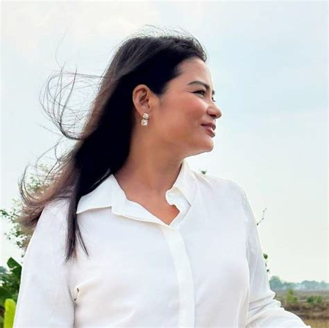 မိုးသူ Moe Thu