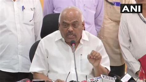 கர்நாடக சபாநாயகரின் தகுதி நீக்க உத்தரவை எதிர்த்து 14 எம்எல்ஏக்களும் உச்ச நீதிமன்றத்தில் முறையிட