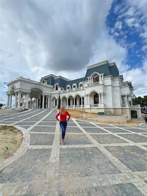 ‘queen Of Versailles Jackie Siegel Shares First Look Inside 90 000