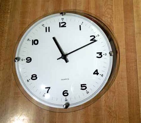 Easy Illustrated Instructions On How To Tell Time On A Watch Or Analog Clock With Hands
