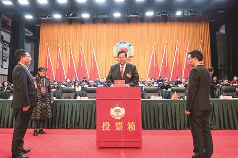使命在肩争朝夕 州政协十四届三次会议掠影 图片新闻 康巴传媒网
