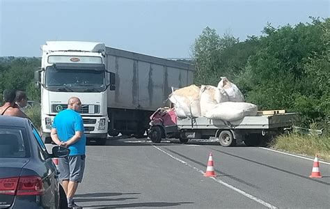 Кръв на пътя Камионче и ТИР се помляха между Монтана и Лом има пострадал снимка