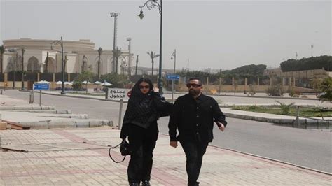 بالصور درة وزوجها في جنازة والد دينا الشربيني مصراوى