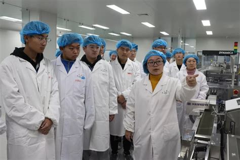 山东药品食品职业学院 鲁南制药集团校企合作班师生走进鲁南制药