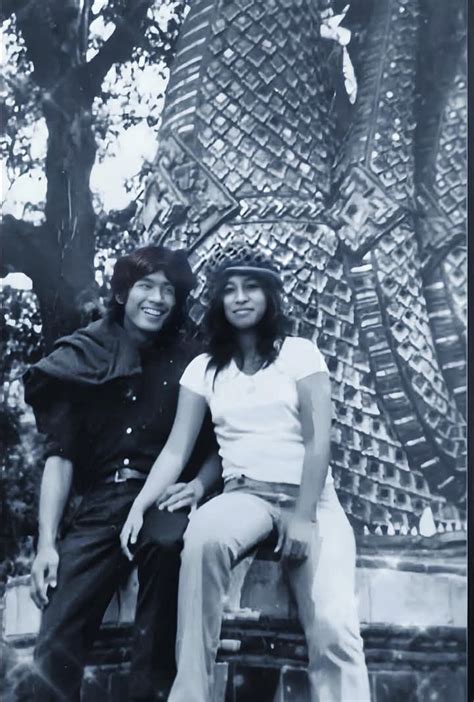 บ่าว Travel บันไดนาควัดพระธาตุดอยสุเทพ เชียงใหม่ จุดเช้คอินในยุค70s หนุ่มหล่อในภาพ คือ ตี๋