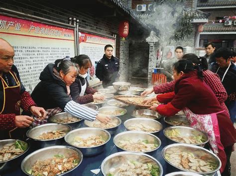 高县首届刨猪汤美食文化节火了，媒体争相报道！