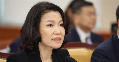 법카 유용 의혹 이진숙 2주 만에 다시 경찰 소환 조사