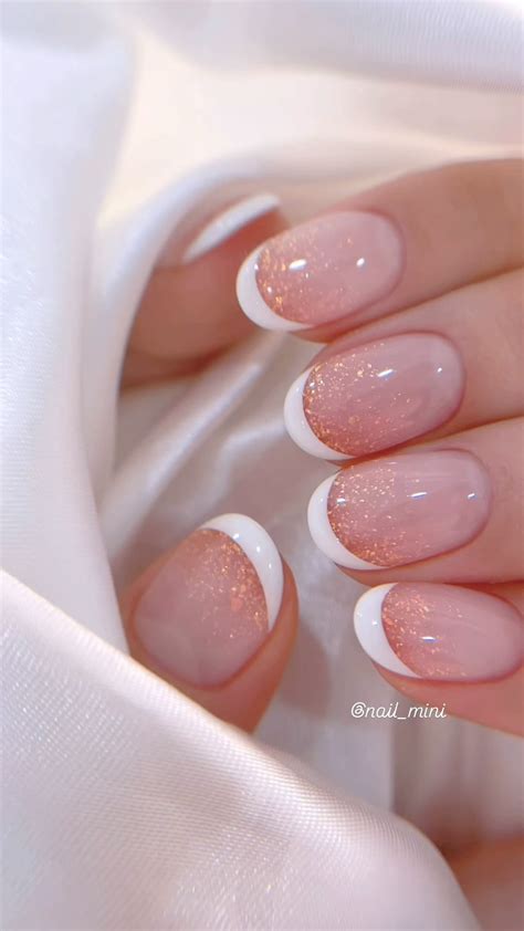 🇰🇷네일스튜디오 미니•미니네일•네일수강•분당네일•판교네일 열심히 프렌치 브러쉬 테스트중입니다 🔥 프렌치는 기술도 기술이지만 장비도 바탕의 매끈함도 무시할수 없어요 탑젤