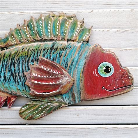 Радужные рыбы из дерева | Пикабу