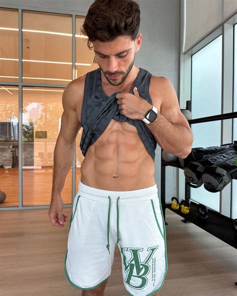 Guille Chóa Shirtless Music Celebs