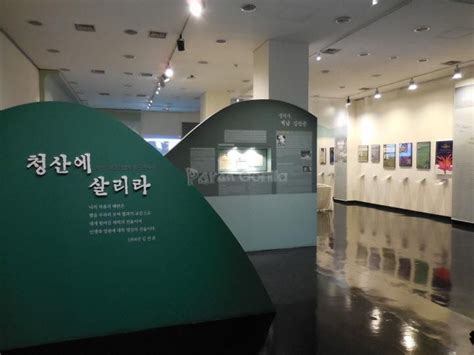 전시회 부스 목공 제작 기업제품 홍보 기획디자인제작진행시공 부스 파티션 안내데스크 제작시공기 전시회축제행사홍보 간판제작전문브랜드 파란고릴라