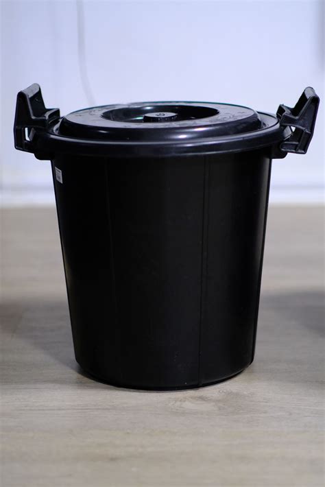 พร้อมส่ง ถังน้ำ มี3ขนาด 30ลิตร40ลิตรและ 70ลิตร มีหูล็อคฝา2ข้าง สีดำ ถังพลาสติก ถังน้ำพลาสติกมีฝา