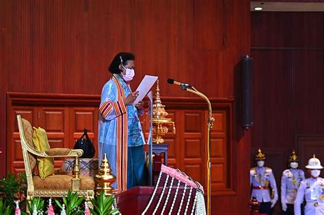 ในพระราชสำนัก กรมสมเด็จพระเทพฯ เสด็จฯ พระราชทานปริญญาบัตรแก่บัณฑิตจุฬาฯ ปี63 เป็นวันที่2