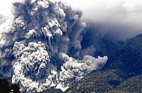 日本新燃岳火山噴發 每日頭條
