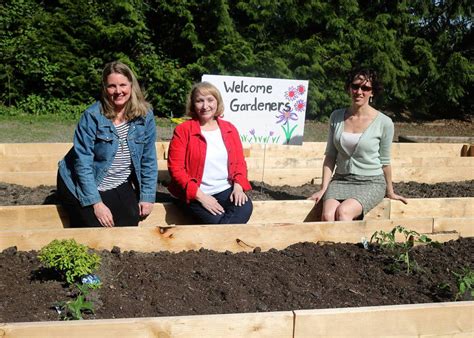 Kenmore Community Garden Has Goals To Feed The Hungry Connect Neighbors Bothell Kenmore Reporter