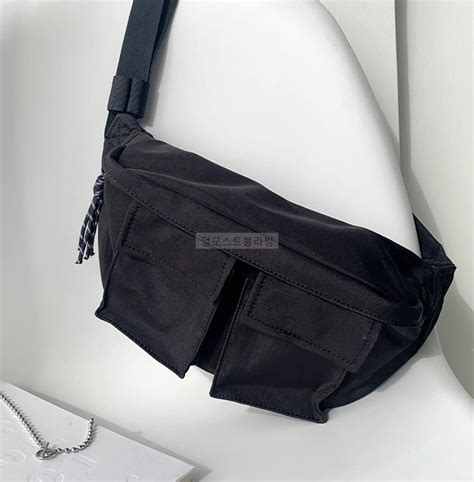 얼모스트블라썸 나일론 패브릭 포켓 힙색 슬링백 유럽 여행 크로스백 여권 크로스백 스트릿 캐주얼 가방