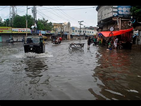 Наводнения в Пакистане свыше тысячи погибших десятки миллионов пострадавших Фоторепортаж
