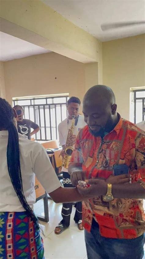 Photos Varsity Lecturer Proposes To Student In Classroom On Valentine