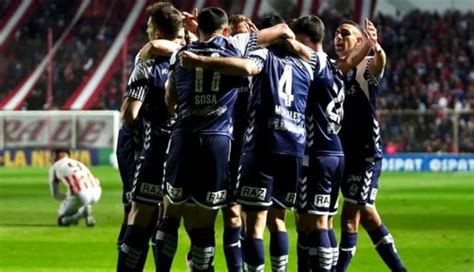 El Lobo Está Gimnasia Derrotó A Unión Y Quedó A Un Punto Del Líder