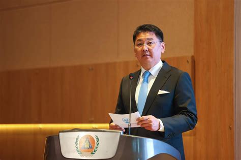 Монгол Улсын Ерөнхийлөгч У Хүрэлсүх Төр засаг ард түмэн онцгой байдлын алба хаагчдаараа