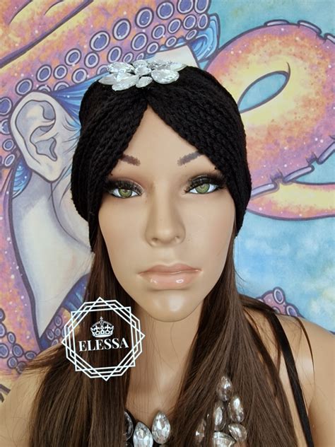 Дамска Кашмирена Плетена Шапка Тюрбан с Блестящи Камъчета Цвят Черен Плетени Тюрбани Плетени