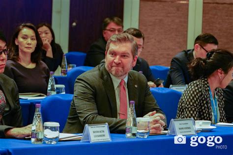 Л Энх Амгалан Хамгийн сайн сургууль гэрт ойрхон сургууль байх ёстой