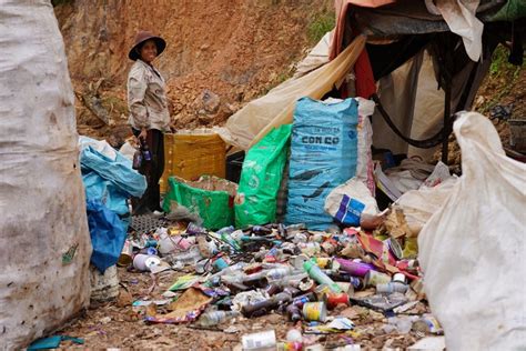 ក្រសួងបរិស្ថានរឹតបន្ដឹងការនាំចូលផលិតផលប្លាស្ទិក សុីសុីថាមស៍