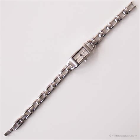 Vintage Tiny Rectangular Fossil Watch White Dial Watch For Ladies Vintage Radar