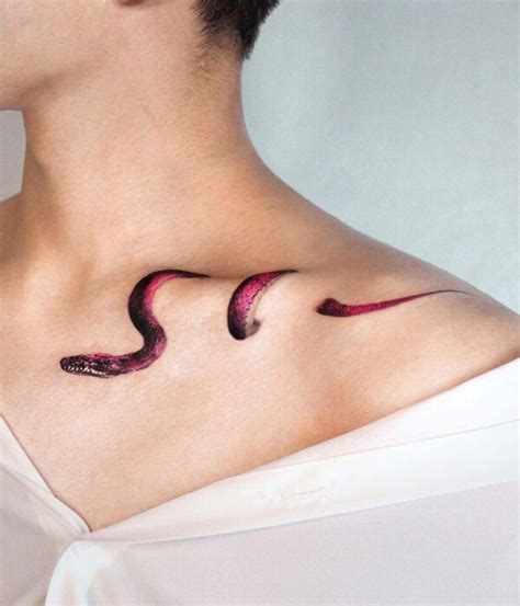 Top 50 Statement Collarbone Tattoos For Men