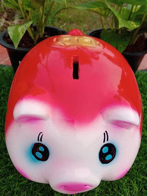 กระปุกออมสิน หมูสีแดงสวยๆๆ เก็บเงินเก่งใส่เหรียญได้ใส่แบงค์ได้ตั้งโชว์สวยๆ ขนาดตัวกว้าง 16cmยาว