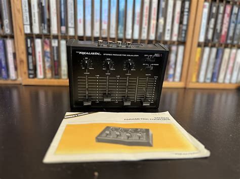Realistic Stereo Parametric Equalizer 1970s Black Reverb