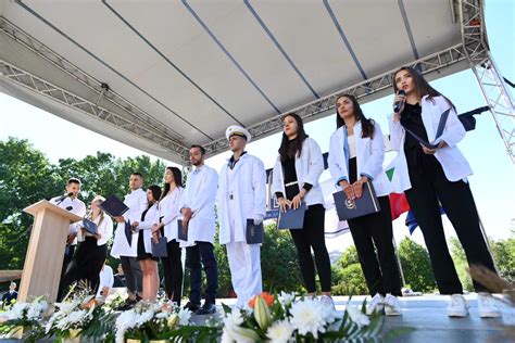 Шести випуск военни лекари започна обучение Medical News