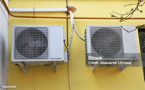 건물 외부의 에어컨 집에 공기 환기 시스템 기후 장비 에어컨의 설치 및 유지 보수 방에 유리한 소기후를 만드는 0명에 대한 스톡
